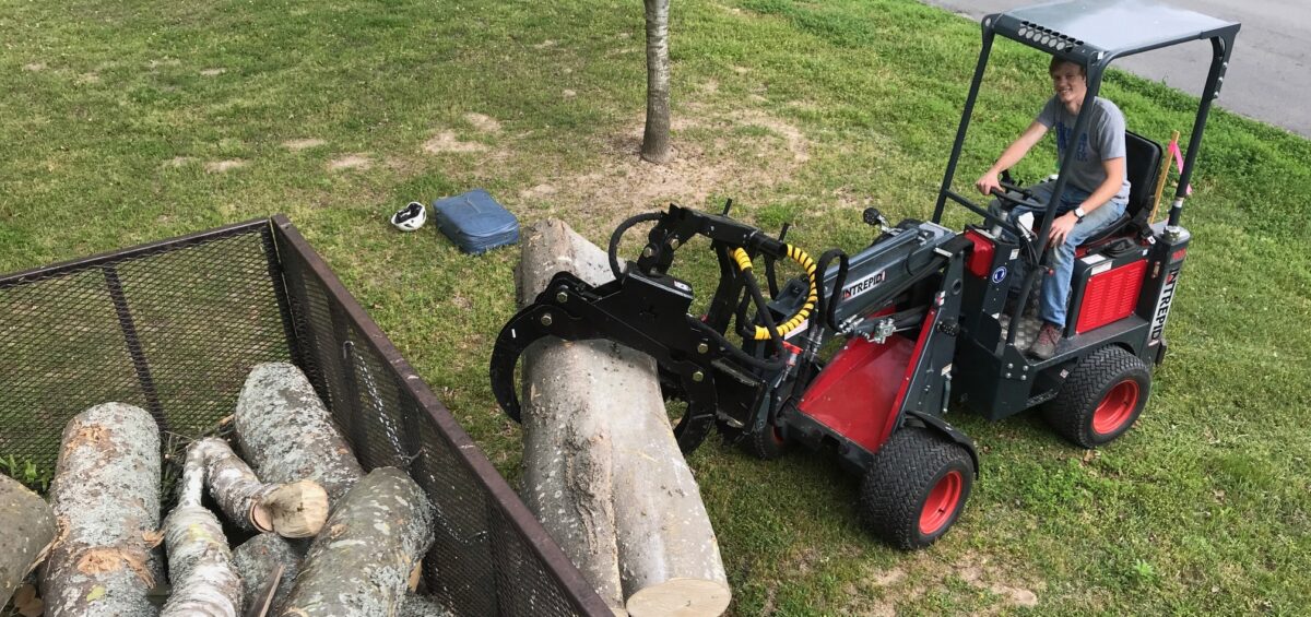 Buying a mini loader grapple for tree care - a short guide