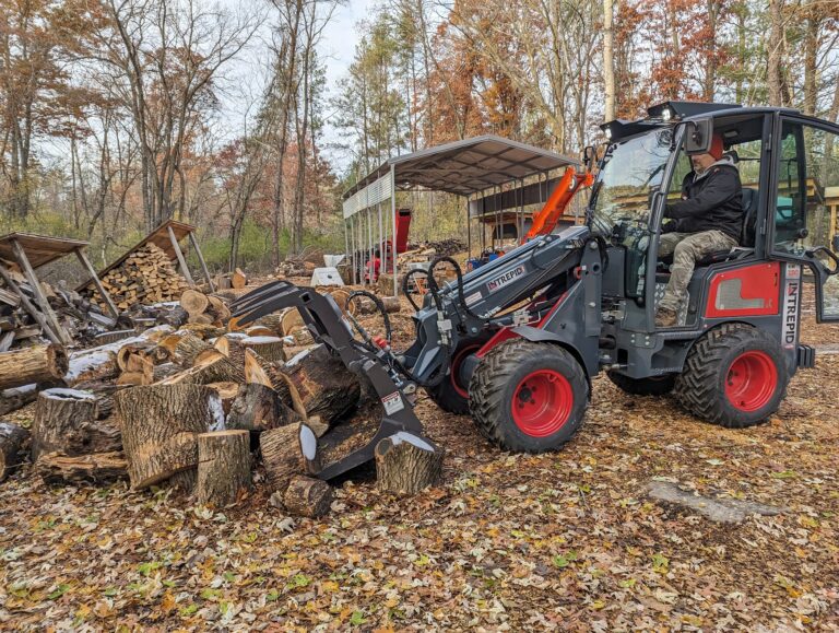 Articulating loaders - the best woodyard and firewood loader